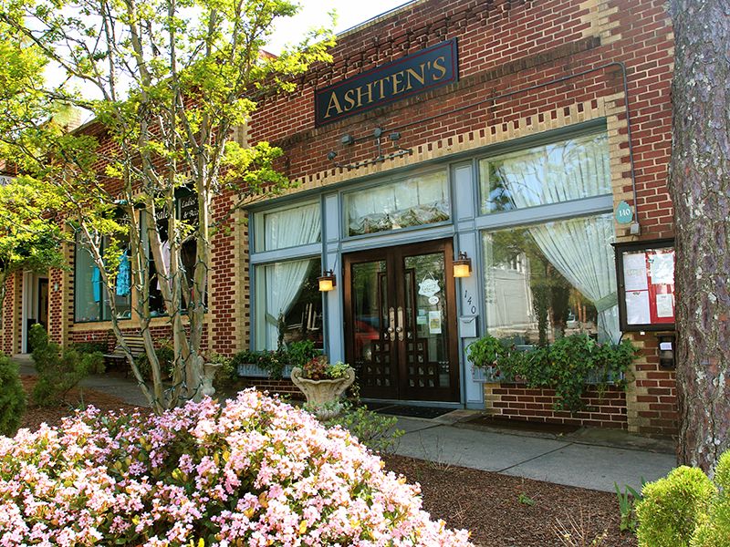 Ashten’s | VisitNC.com